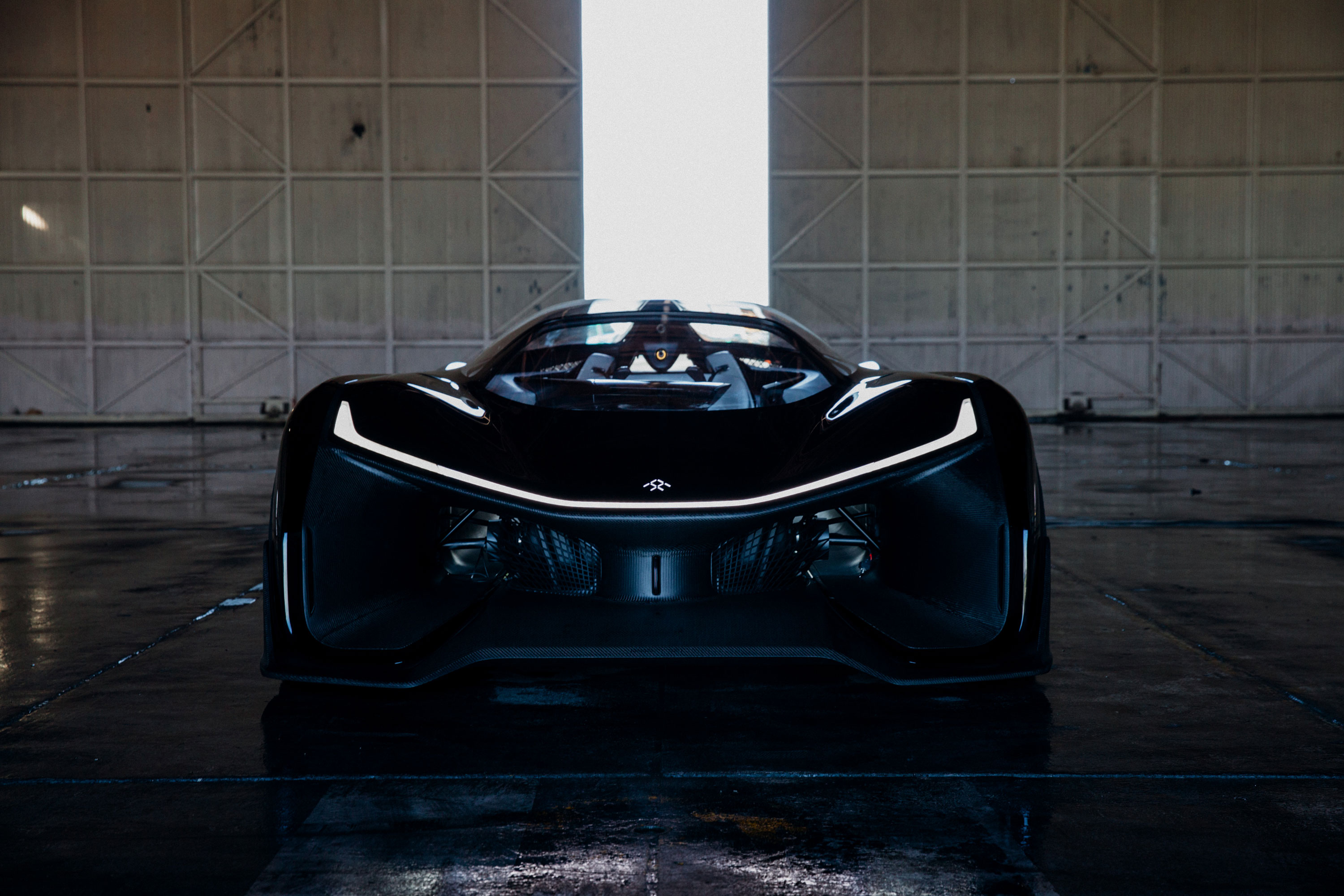 FF ZERO 1 | 一部汇集众多概念的电动车 | Faraday Future