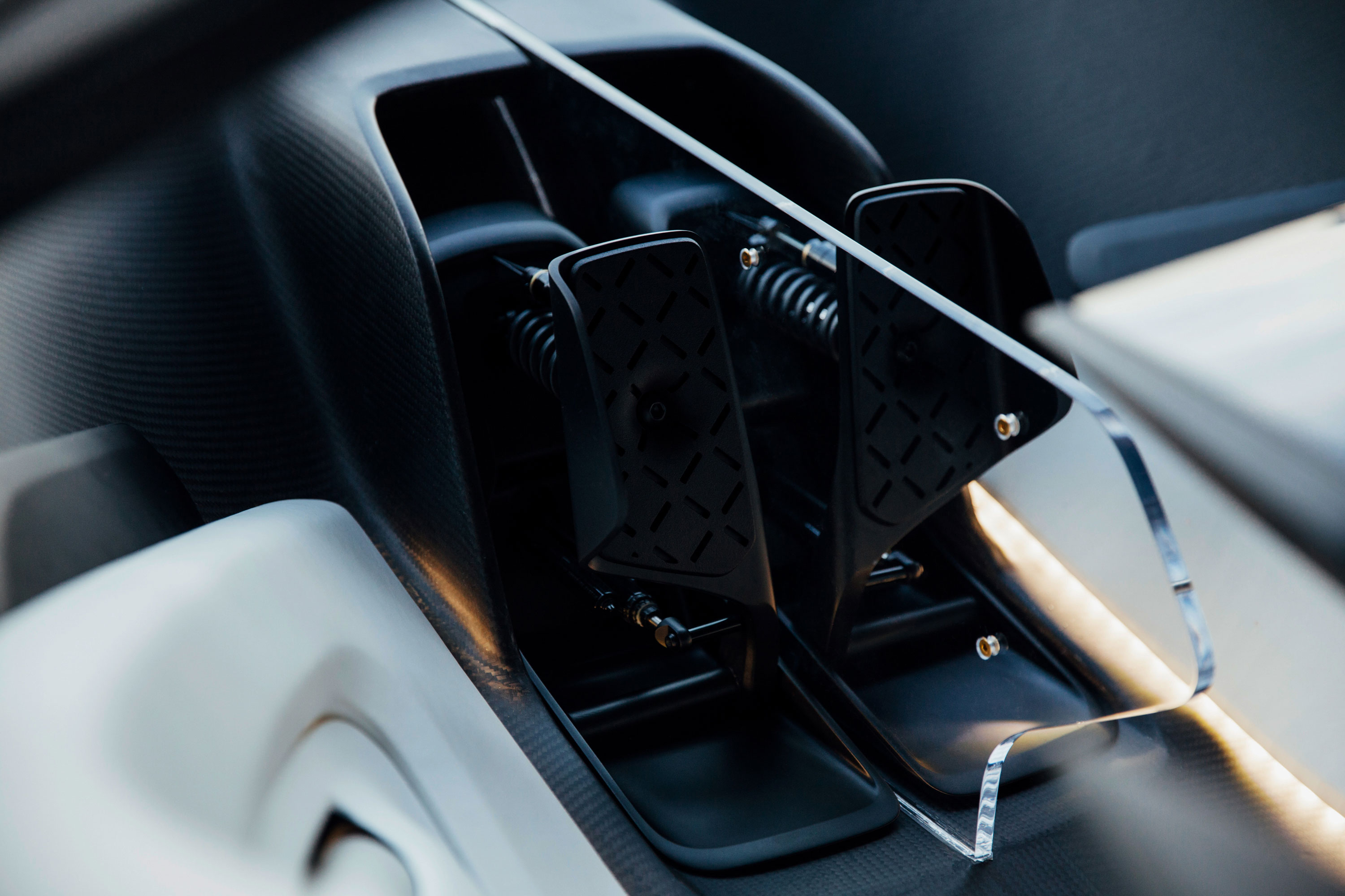 FF ZERO 1 | 一部汇集众多概念的电动车 | Faraday Future