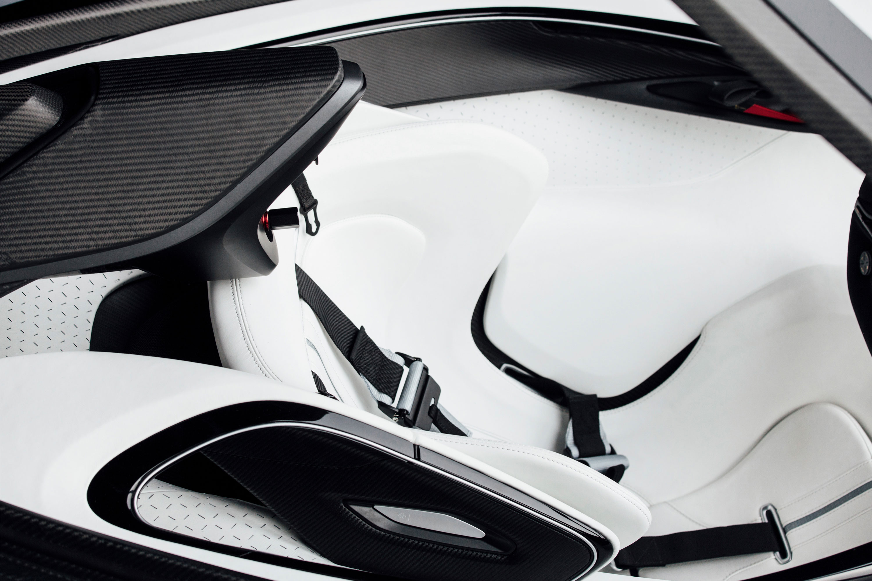 FF ZERO 1 | 一部汇集众多概念的电动车 | Faraday Future